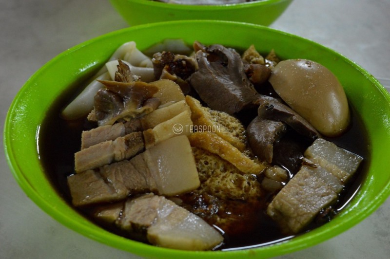 "Kuching Must Eat" 3rd Mile Kueh Chap - Teaspoon